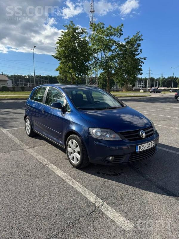 Blue Volkswagen Golf Plus 2006 in Riga, with an engine capacity of 1.40 L and mileage of 300 thousand km for 2250 €, photo 2 on AUTOMOTO.COM.LV