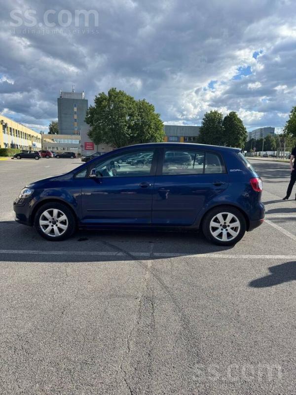Blue Volkswagen Golf Plus 2006 in Riga, with an engine capacity of 1.40 L and mileage of 300 thousand km for 2250 €, photo 7 on AUTOMOTO.COM.LV