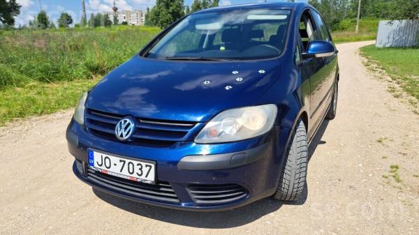 Zils Volkswagen Golf Plus 2006 Daugavpils, ar dzinēja tilpumu 1.90 L un nobraukumu 329 tūkst. km par 1650 €, foto 1 vietnē AUTOMOTO.COM.LV