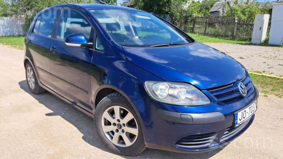 Blue Volkswagen Golf Plus 2006 in Daugavpils, with an engine capacity of 1.90 L and mileage of 329 thousand km for 1650 €, photo 4 on AUTOMOTO.COM.LV