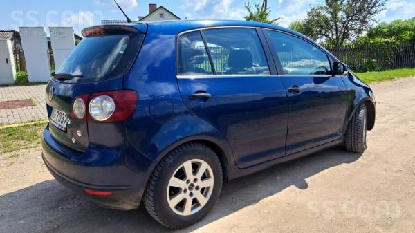 Zils Volkswagen Golf Plus 2006 Daugavpils, ar dzinēja tilpumu 1.90 L un nobraukumu 329 tūkst. km par 1650 €, foto 4 vietnē AUTOMOTO.COM.LV