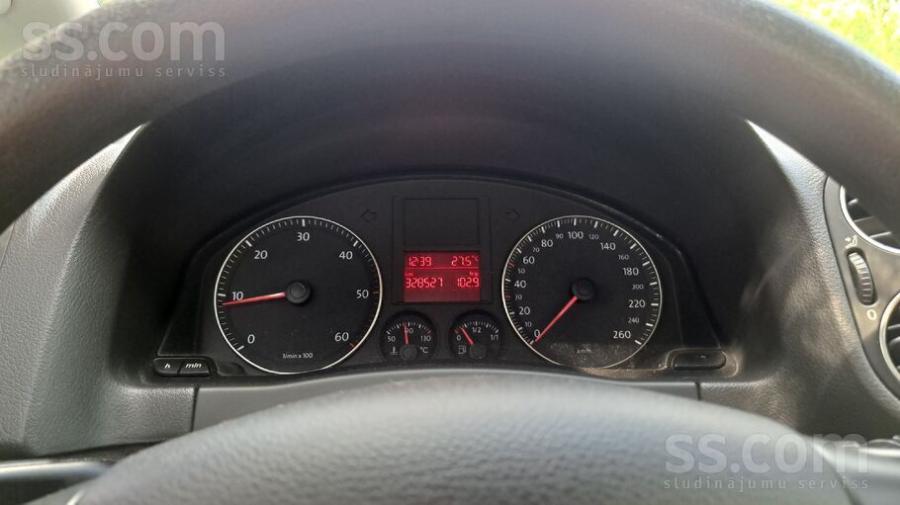 Blue Volkswagen Golf Plus 2006 in Daugavpils, with an engine capacity of 1.90 L and mileage of 329 thousand km for 1650 €, photo 12 on AUTOMOTO.COM.LV