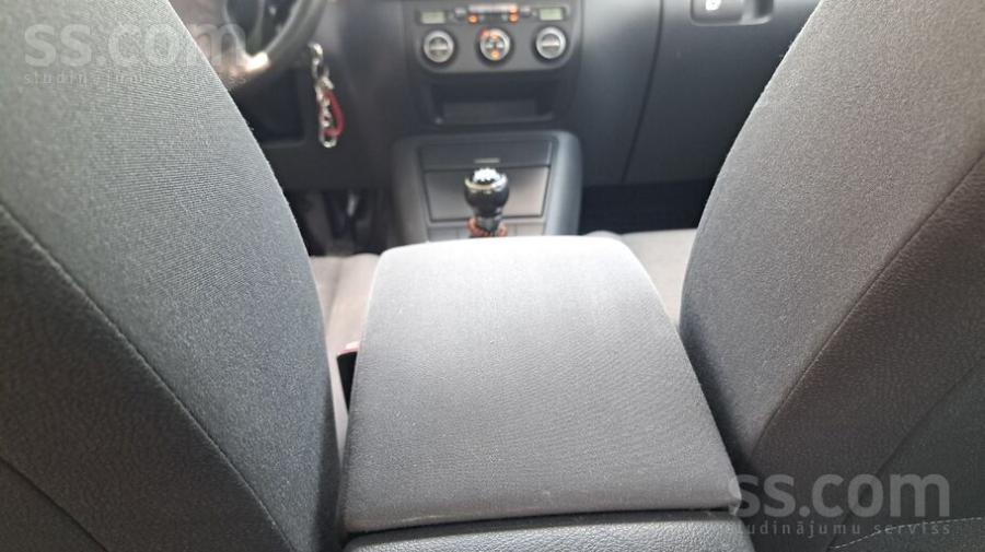 Blue Volkswagen Golf Plus 2006 in Daugavpils, with an engine capacity of 1.90 L and mileage of 329 thousand km for 1650 €, photo 19 on AUTOMOTO.COM.LV