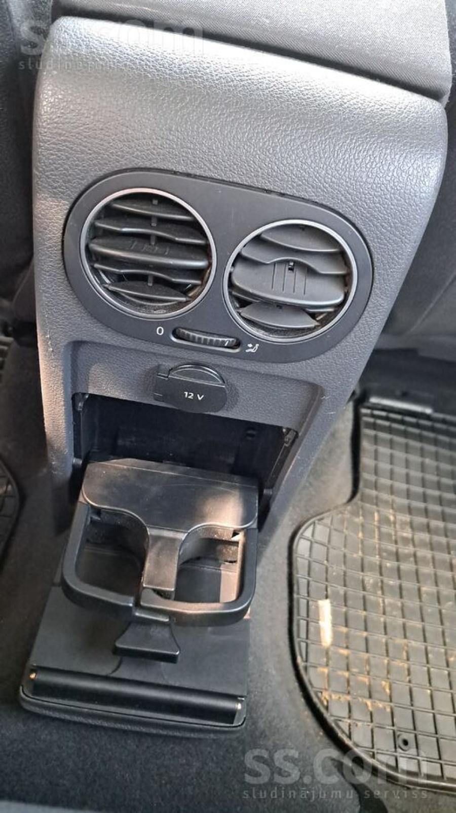 Blue Volkswagen Golf Plus 2006 in Daugavpils, with an engine capacity of 1.90 L and mileage of 329 thousand km for 1650 €, photo 20 on AUTOMOTO.COM.LV