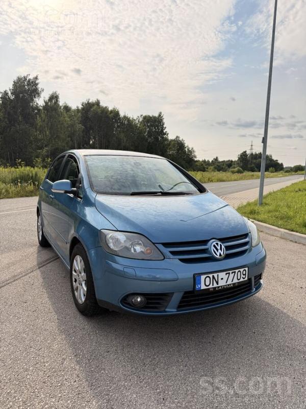 Zils Volkswagen Golf Plus 2006 Rēzekne, ar dzinēja tilpumu 1.60 L un nobraukumu 177 tūkst. km par 2800 €, foto 2 vietnē AUTOMOTO.COM.LV