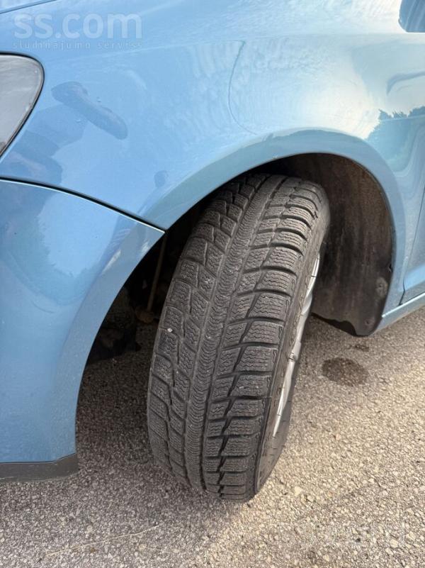 Zils Volkswagen Golf Plus 2006 Rēzekne, ar dzinēja tilpumu 1.60 L un nobraukumu 177 tūkst. km par 2800 €, foto 7 vietnē AUTOMOTO.COM.LV