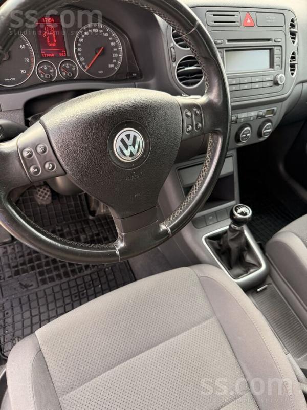 Zils Volkswagen Golf Plus 2006 Rēzekne, ar dzinēja tilpumu 1.60 L un nobraukumu 177 tūkst. km par 2800 €, foto 9 vietnē AUTOMOTO.COM.LV