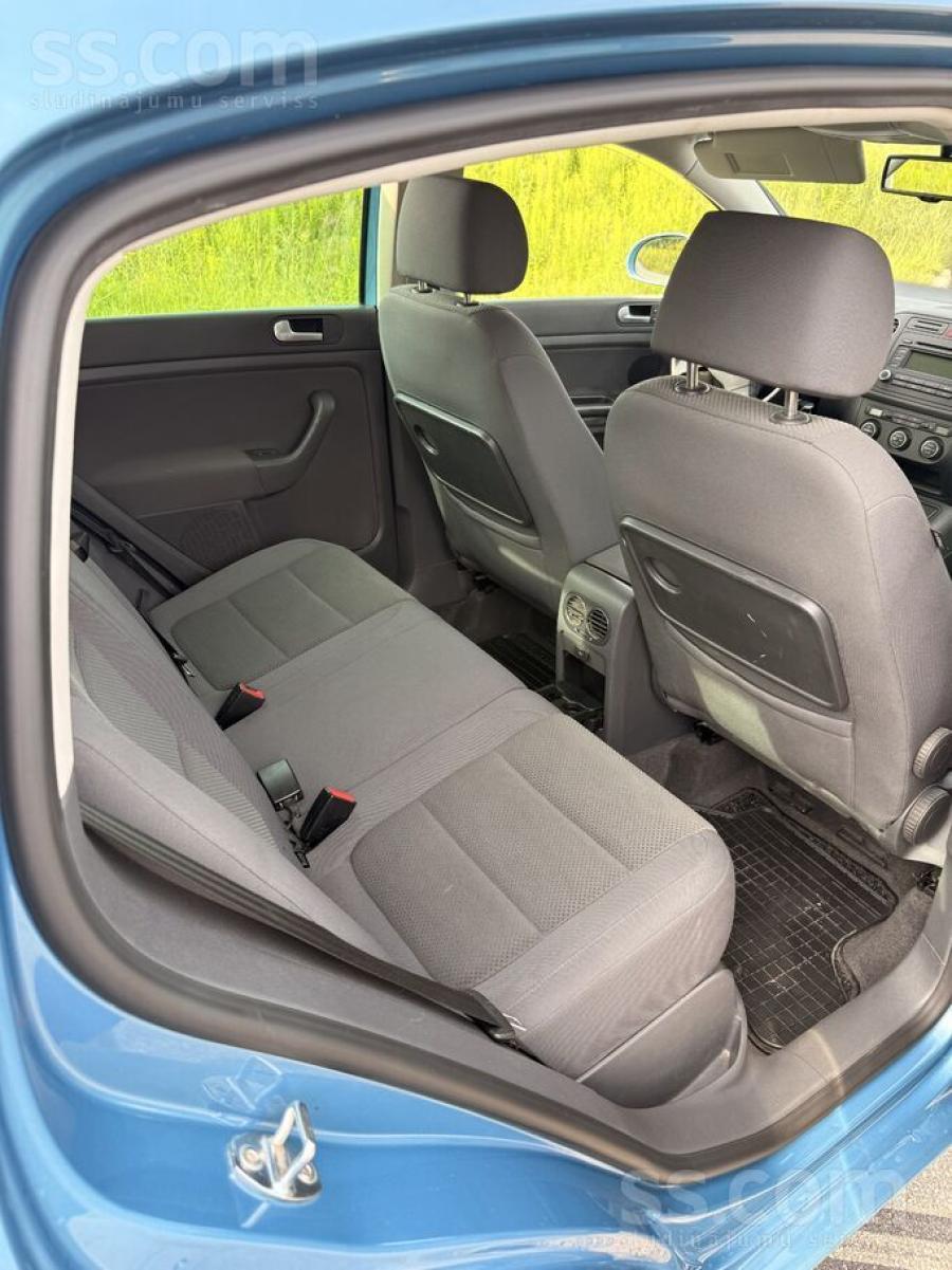 Zils Volkswagen Golf Plus 2006 Rēzekne, ar dzinēja tilpumu 1.60 L un nobraukumu 177 tūkst. km par 2800 €, foto 12 vietnē AUTOMOTO.COM.LV