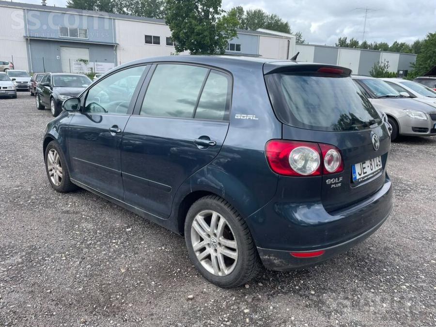Blue Volkswagen Golf Plus 2006 in Riga, with an engine capacity of 1.40 L and mileage of 260 thousand km for 690 €, photo 4 on AUTOMOTO.COM.LV