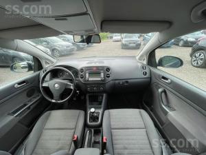 Blue Volkswagen Golf Plus 2006 in Riga, with an engine capacity of 1.40 L and mileage of 260 thousand km for 690 €, photo 7 on AUTOMOTO.COM.LV
