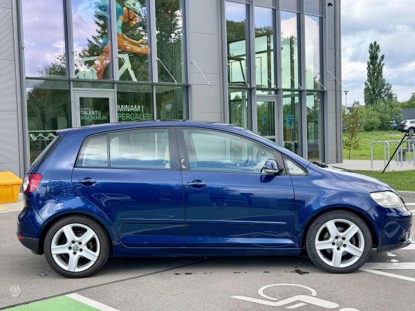 Blue Volkswagen Golf Plus 2006 in Vilnius, with an engine capacity of 1.90 L and mileage of 350 thousand km for 2600 €, photo 2 on AUTOMOTO.COM.LV