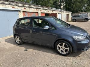 Blue Volkswagen Golf Plus 2006 in Riga, with an engine capacity of 1.90 L and mileage of 337 thousand km for 1100 €, photo 3 on AUTOMOTO.COM.LV