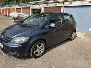 Blue Volkswagen Golf Plus 2006 in Riga, with an engine capacity of 1.90 L and mileage of 337 thousand km for 1100 €, photo 4 on AUTOMOTO.COM.LV