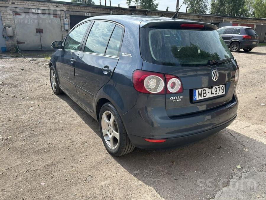 Blue Volkswagen Golf Plus 2006 in Riga, with an engine capacity of 1.90 L and mileage of 337 thousand km for 1100 €, photo 6 on AUTOMOTO.COM.LV