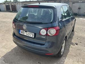 Blue Volkswagen Golf Plus 2006 in Riga, with an engine capacity of 1.90 L and mileage of 337 thousand km for 1100 €, photo 7 on AUTOMOTO.COM.LV