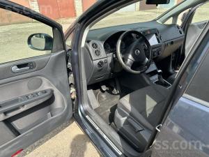Blue Volkswagen Golf Plus 2006 in Riga, with an engine capacity of 1.90 L and mileage of 337 thousand km for 1100 €, photo 16 on AUTOMOTO.COM.LV