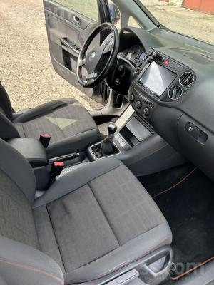 Blue Volkswagen Golf Plus 2006 in Riga, with an engine capacity of 1.90 L and mileage of 337 thousand km for 1100 €, photo 17 on AUTOMOTO.COM.LV
