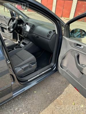 Blue Volkswagen Golf Plus 2006 in Riga, with an engine capacity of 1.90 L and mileage of 337 thousand km for 1100 €, photo 18 on AUTOMOTO.COM.LV