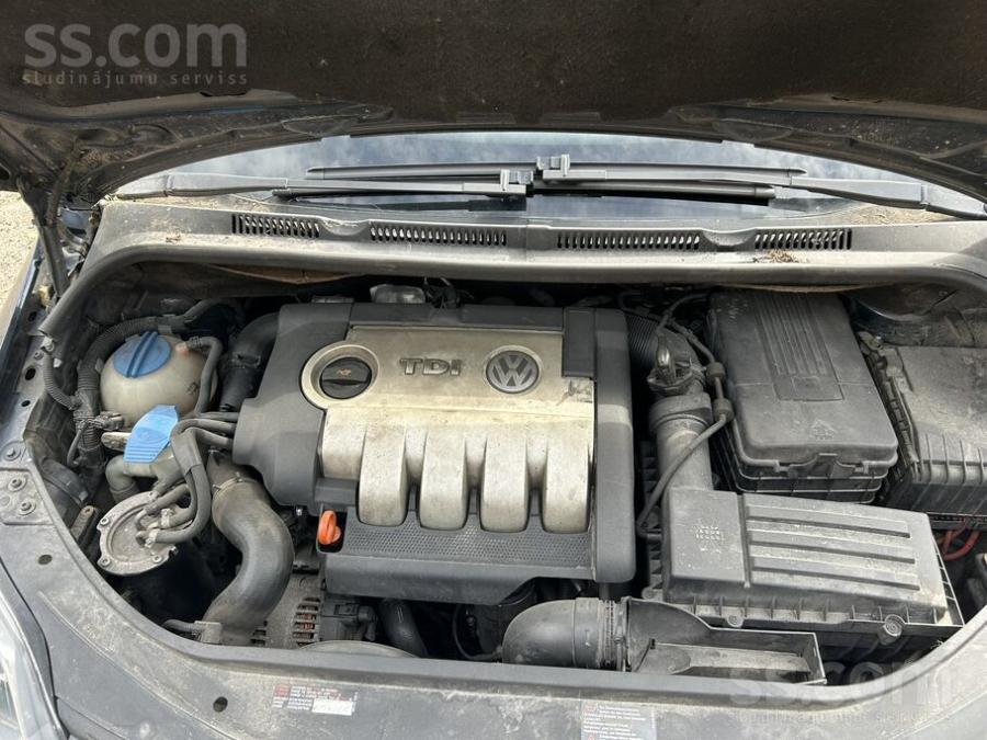 Blue Volkswagen Golf Plus 2006 in Riga, with an engine capacity of 1.90 L and mileage of 337 thousand km for 1100 €, photo 20 on AUTOMOTO.COM.LV