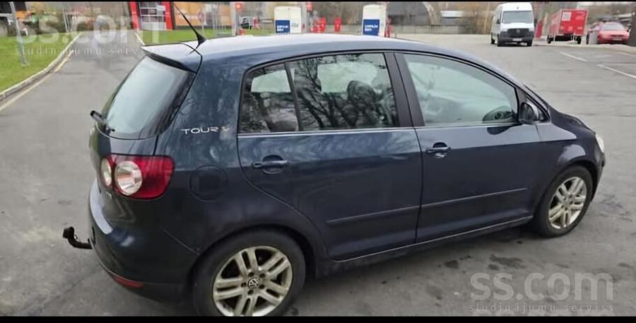 Zils Volkswagen Golf Plus 2007 Rīga, ar dzinēja tilpumu 2.00 L un nobraukumu 328 tūkst. km par 1600 €, foto 3 vietnē AUTOMOTO.COM.LV