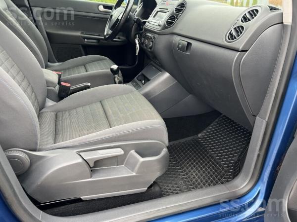 Blue Volkswagen Golf Plus 2007 in Rezekne, with an engine capacity of 1.40 L and mileage of 206 thousand km for 3700 €, photo 9 on AUTOMOTO.COM.LV