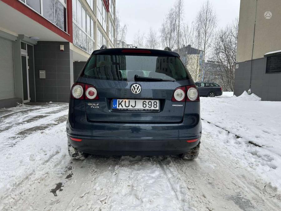 Zils Volkswagen Golf Plus 2007 Jonava, ar dzinēja tilpumu 1.90 L un nobraukumu 232 tūkst. km par 2200 €, foto 6 vietnē AUTOMOTO.COM.LV