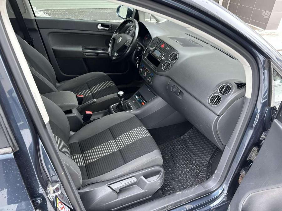 Zils Volkswagen Golf Plus 2007 Jonava, ar dzinēja tilpumu 1.90 L un nobraukumu 232 tūkst. km par 2200 €, foto 13 vietnē AUTOMOTO.COM.LV