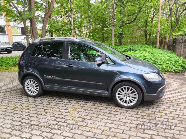 Blue Volkswagen Golf Plus 2007 in Tallinn, with an engine capacity of 1.40 L and mileage of 240 thousand km for 3700 €, photo 3 on AUTOMOTO.COM.LV