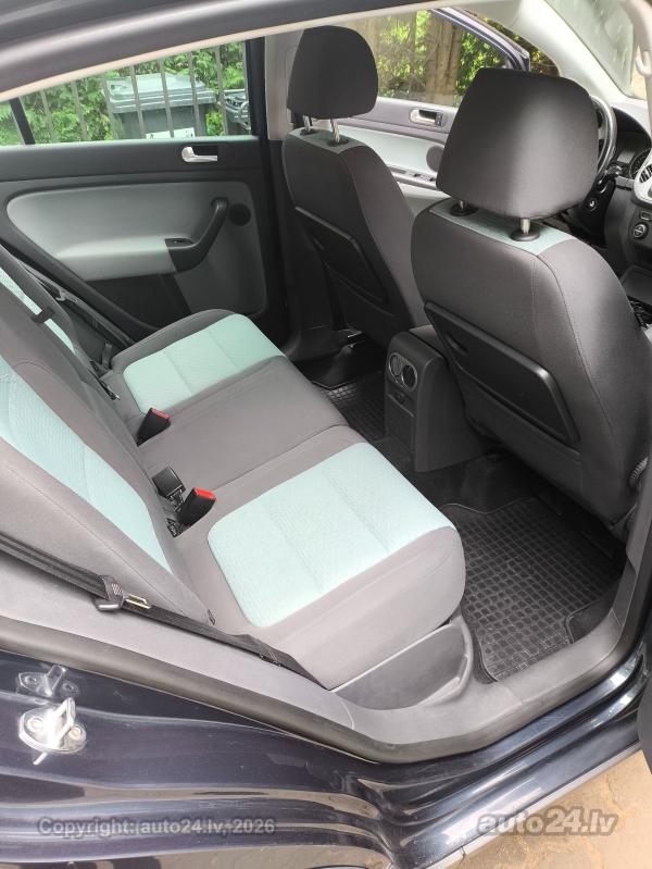 Blue Volkswagen Golf Plus 2007 in Tallinn, with an engine capacity of 1.40 L and mileage of 240 thousand km for 3700 €, photo 9 on AUTOMOTO.COM.LV