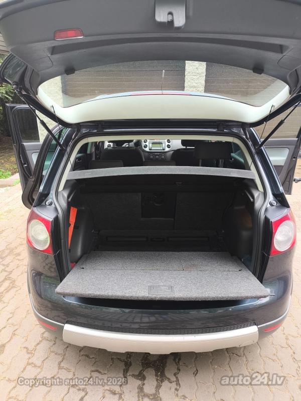 Blue Volkswagen Golf Plus 2007 in Tallinn, with an engine capacity of 1.40 L and mileage of 240 thousand km for 3700 €, photo 10 on AUTOMOTO.COM.LV