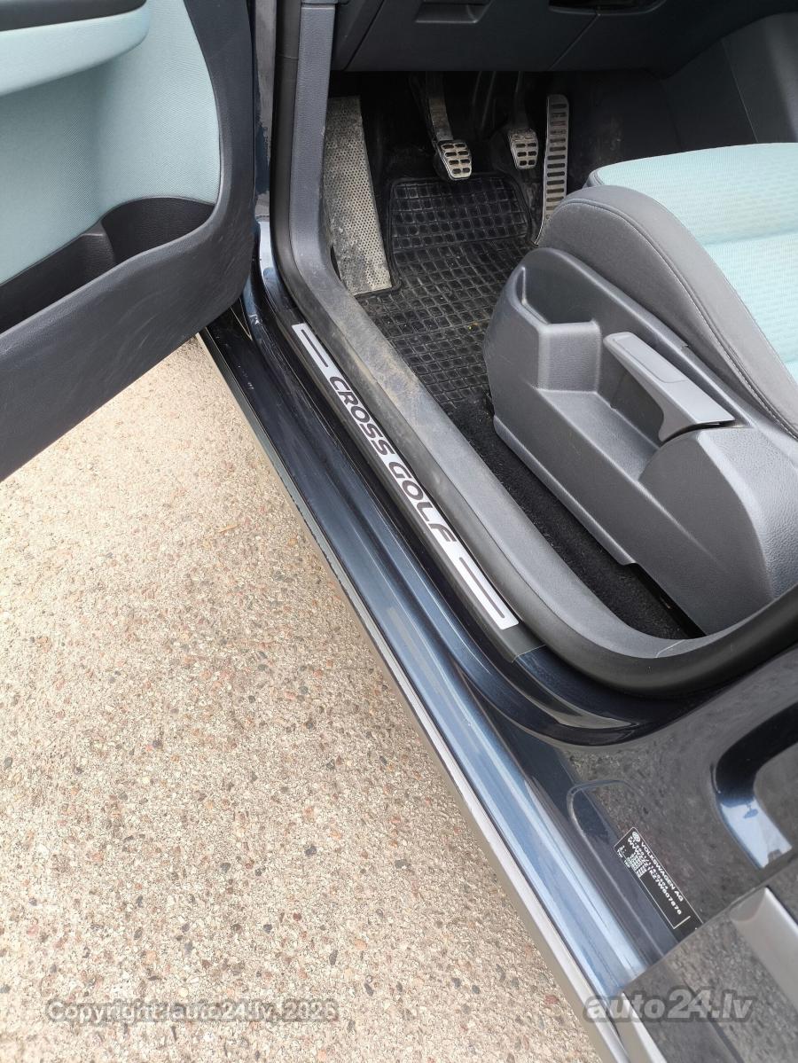 Zils Volkswagen Golf Plus 2007 Tallina, ar dzinēja tilpumu 1.40 L un nobraukumu 240 tūkst. km par 3700 €, foto 12 vietnē AUTOMOTO.COM.LV