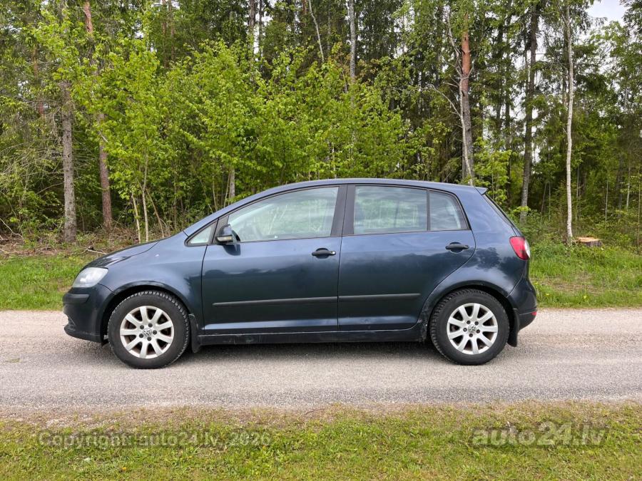 Blue Volkswagen Golf Plus 2007 in Tallinn, with an engine capacity of 1.60 L and mileage of 182 thousand km for 800 €, photo 3 on AUTOMOTO.COM.LV