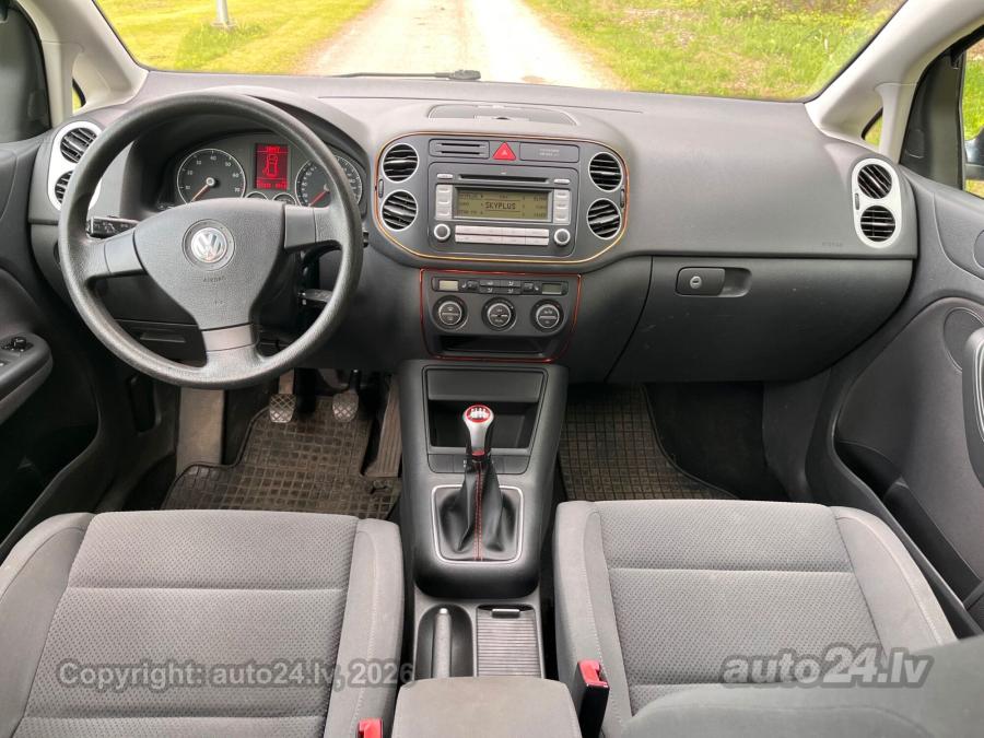 Blue Volkswagen Golf Plus 2007 in Tallinn, with an engine capacity of 1.60 L and mileage of 182 thousand km for 800 €, photo 8 on AUTOMOTO.COM.LV