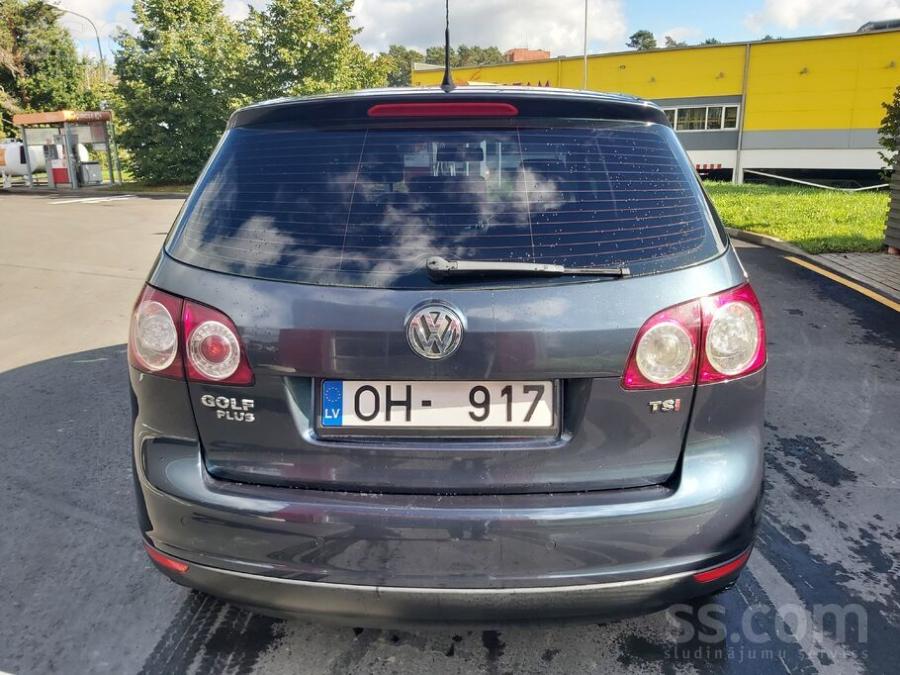 Blue Volkswagen Golf Plus 2007 in Riga, with an engine capacity of 1.40 L and mileage of 286 thousand km for 3690 €, photo 5 on AUTOMOTO.COM.LV