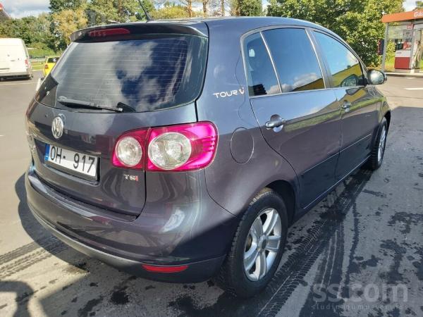 Blue Volkswagen Golf Plus 2007 in Riga, with an engine capacity of 1.40 L and mileage of 286 thousand km for 3690 €, photo 5 on AUTOMOTO.COM.LV