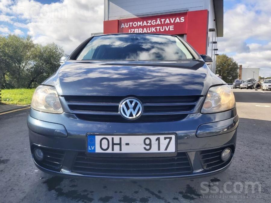 Blue Volkswagen Golf Plus 2007 in Riga, with an engine capacity of 1.40 L and mileage of 286 thousand km for 3690 €, photo 7 on AUTOMOTO.COM.LV