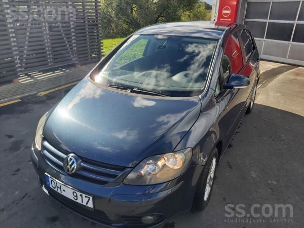 Blue Volkswagen Golf Plus 2007 in Riga, with an engine capacity of 1.40 L and mileage of 286 thousand km for 3690 €, photo 7 on AUTOMOTO.COM.LV
