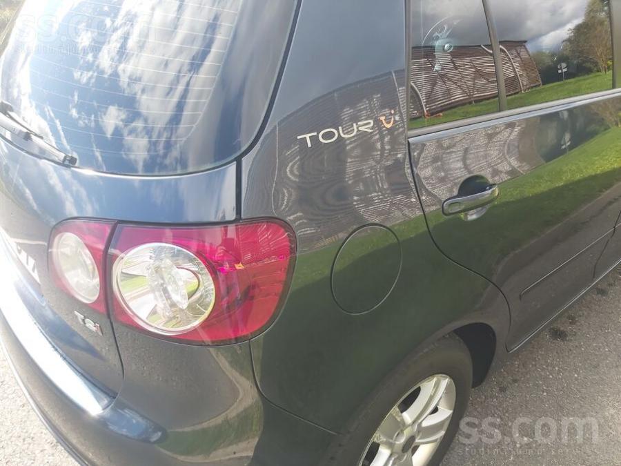 Blue Volkswagen Golf Plus 2007 in Riga, with an engine capacity of 1.40 L and mileage of 286 thousand km for 3690 €, photo 12 on AUTOMOTO.COM.LV