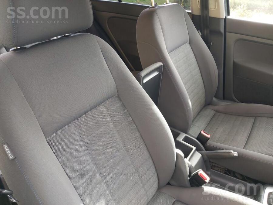 Blue Volkswagen Golf Plus 2007 in Riga, with an engine capacity of 1.40 L and mileage of 286 thousand km for 3690 €, photo 20 on AUTOMOTO.COM.LV