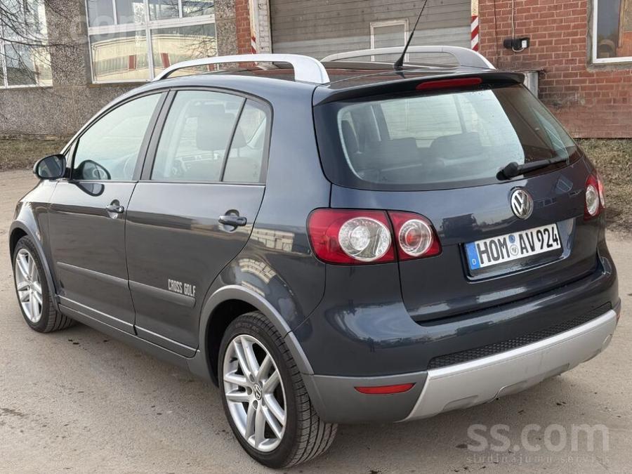 Zils Volkswagen Golf Plus 2007 Rēzekne, ar dzinēja tilpumu 2.00 L un nobraukumu 309 tūkst. km par 4140 €, foto 7 vietnē AUTOMOTO.COM.LV