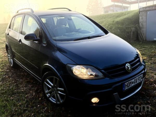 Blue Volkswagen Golf Plus 2007 in Ludza, with an engine capacity of 2.00 L and mileage of 309 thousand km for 3750 €, photo 4 on AUTOMOTO.COM.LV