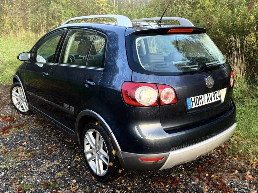 Blue Volkswagen Golf Plus 2007 in Ludza, with an engine capacity of 2.00 L and mileage of 309 thousand km for 3750 €, photo 5 on AUTOMOTO.COM.LV