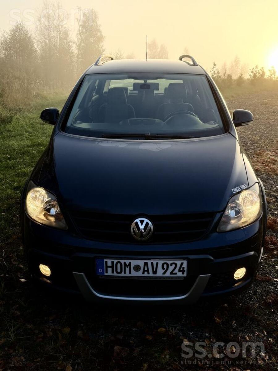 Blue Volkswagen Golf Plus 2007 in Ludza, with an engine capacity of 2.00 L and mileage of 309 thousand km for 3750 €, photo 6 on AUTOMOTO.COM.LV