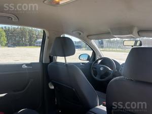 Blue Volkswagen Golf Plus 2007 in Valmiera, with an engine capacity of 1.90 L and mileage of 348 thousand km for 2000 €, photo 5 on AUTOMOTO.COM.LV