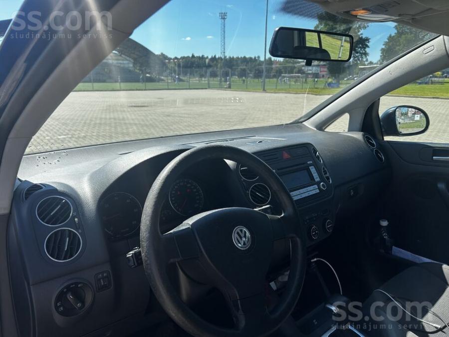 Blue Volkswagen Golf Plus 2007 in Valmiera, with an engine capacity of 1.90 L and mileage of 348 thousand km for 2000 €, photo 6 on AUTOMOTO.COM.LV