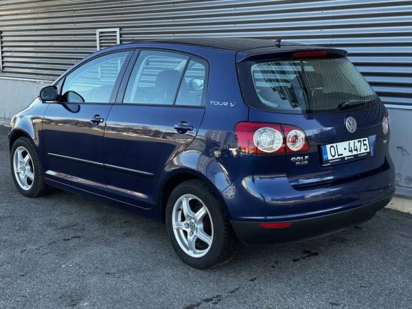 Blue Volkswagen Golf Plus 2007 in Riga, with an engine capacity of 1.90 L and mileage of 270 thousand km for 3200 €, photo 3 on AUTOMOTO.COM.LV