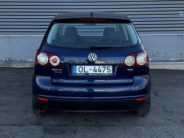 Blue Volkswagen Golf Plus 2007 in Riga, with an engine capacity of 1.90 L and mileage of 270 thousand km for 3200 €, photo 4 on AUTOMOTO.COM.LV