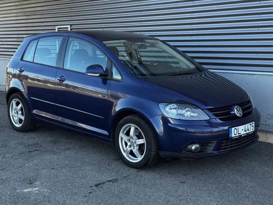 Blue Volkswagen Golf Plus 2007 in Riga, with an engine capacity of 1.90 L and mileage of 270 thousand km for 3200 €, photo 8 on AUTOMOTO.COM.LV