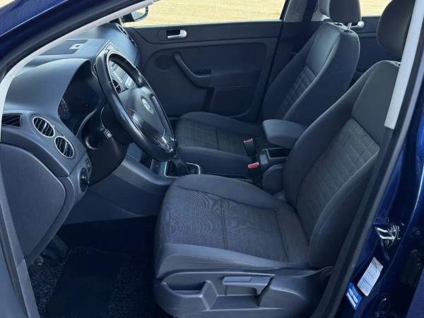 Blue Volkswagen Golf Plus 2007 in Riga, with an engine capacity of 1.90 L and mileage of 270 thousand km for 3200 €, photo 9 on AUTOMOTO.COM.LV