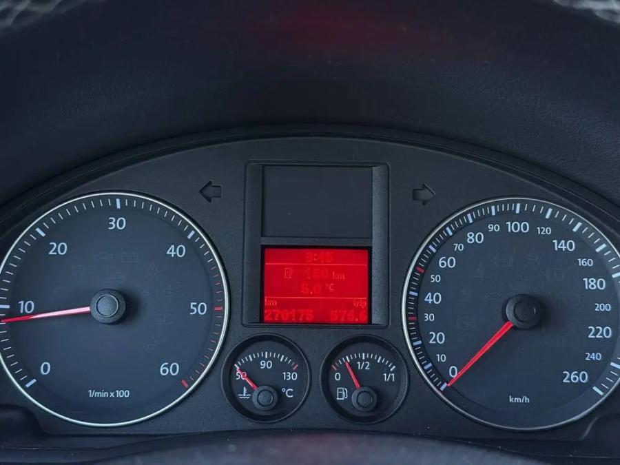 Blue Volkswagen Golf Plus 2007 in Riga, with an engine capacity of 1.90 L and mileage of 270 thousand km for 3200 €, photo 16 on AUTOMOTO.COM.LV